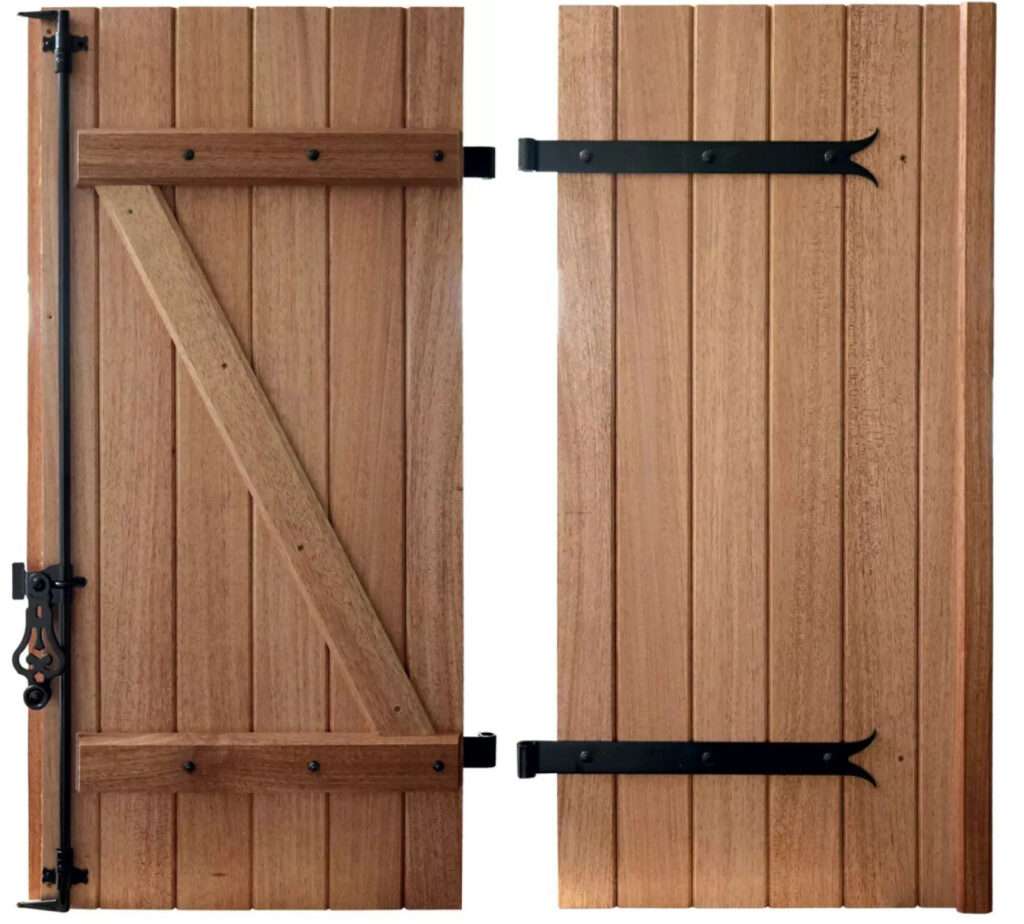 Volets-Les volets battants-En bois/ › Comptoir des Bois